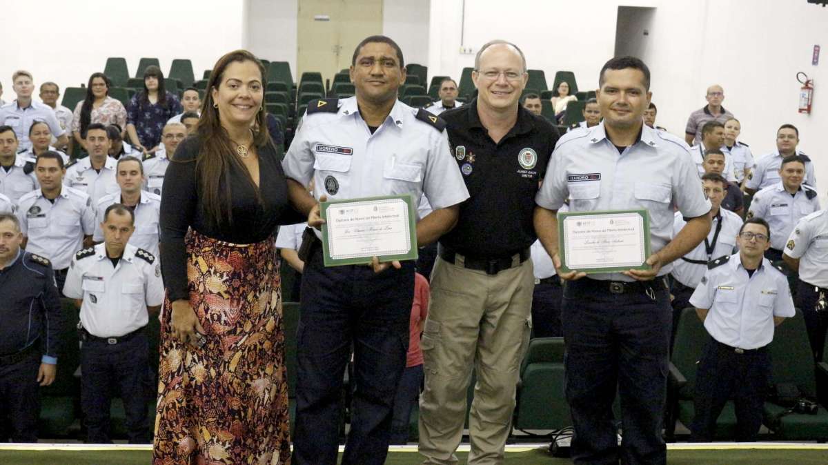 Músicos da PMCE concluem curso de habilitação na Aesp - Academia ...