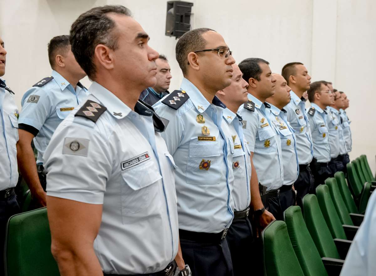 Oficiais da PMCE participam de Curso Estratégico de Policiamento ...